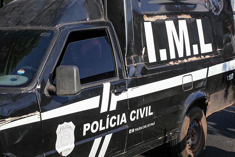 Homem tem residência invadida e é assassinado a tiros em Parnaíba ... Homem tem residência invadida e é assassinado a tiros em Parnaíba ...